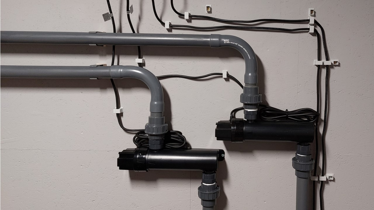 PVC-U Rohre am Goldfischteich - Japanische Goldfische